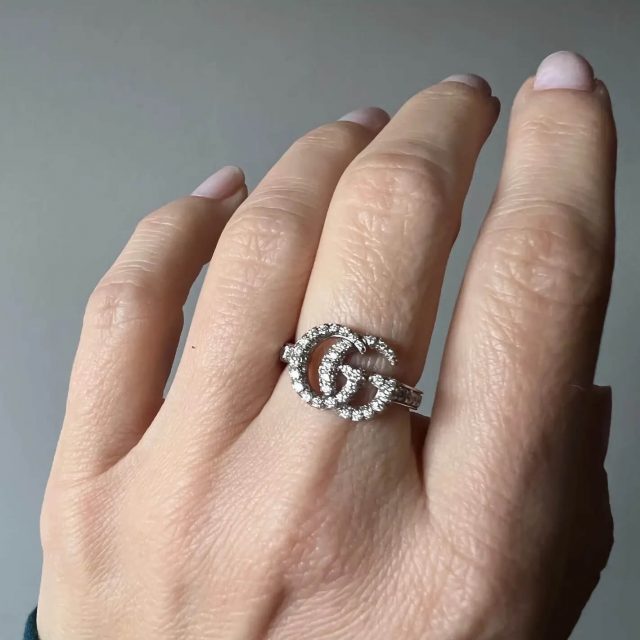 Original 18K White Gold Gucci Running G Diamond Ring – Historic Shop