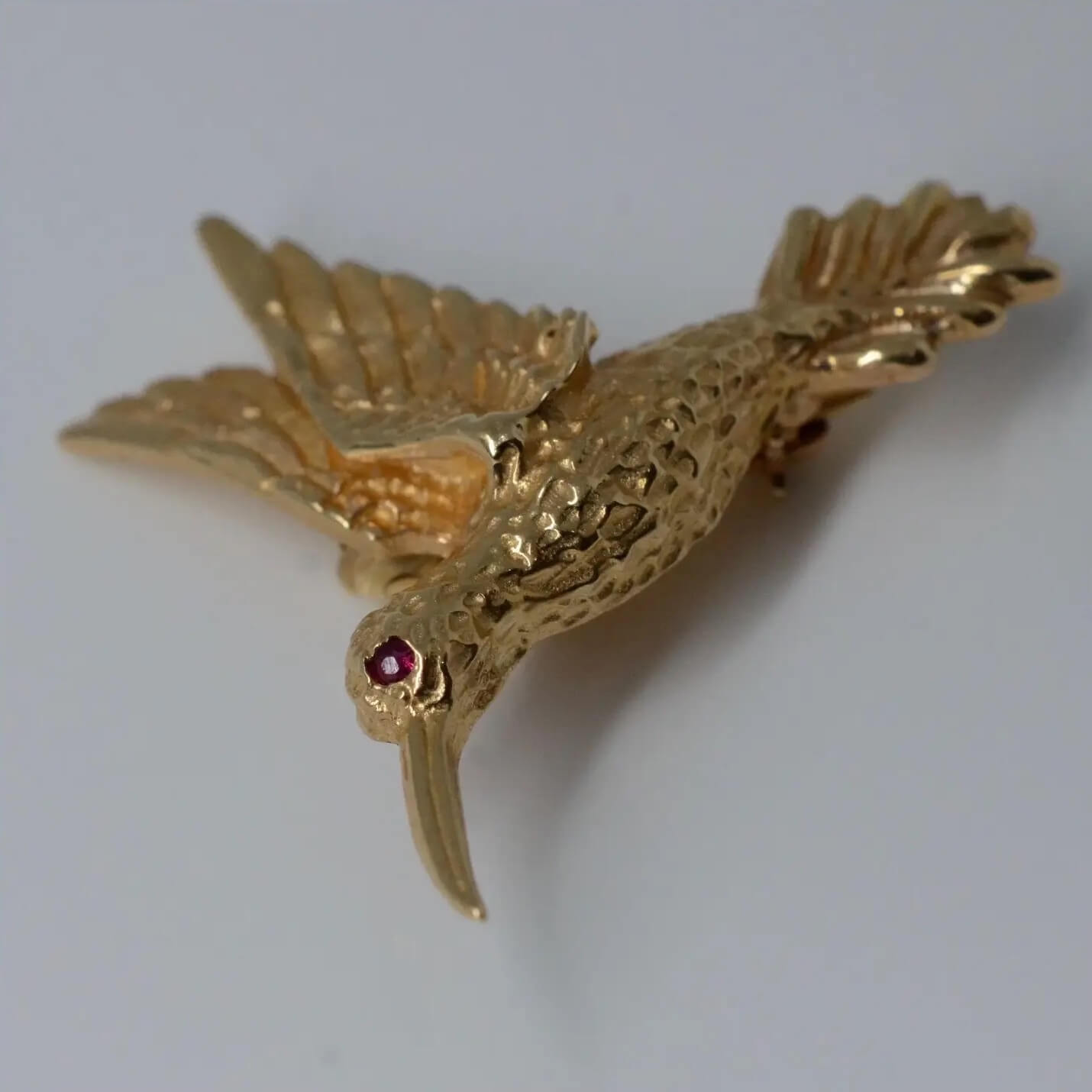 Lovely 14K Yellow Gold Ruby Eye Bird Brooch – Historic Shop