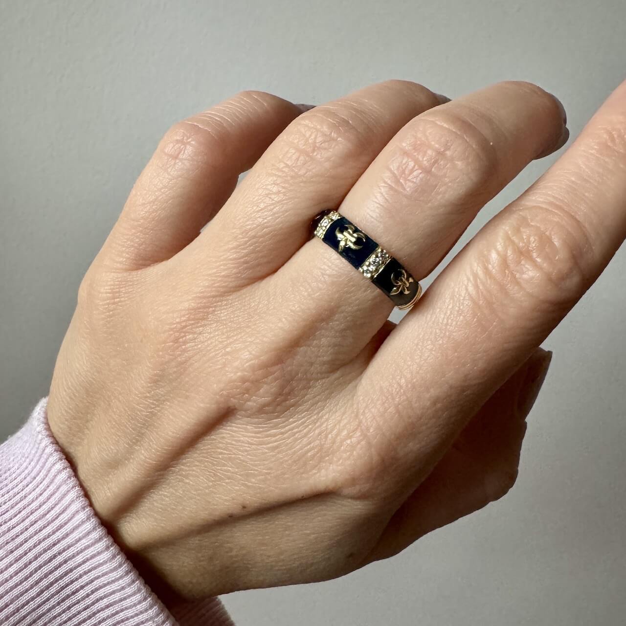 Hidalgo 18K Yellow Gold Enamel & Diamond Fleur-De-Lis Stackable Band ...