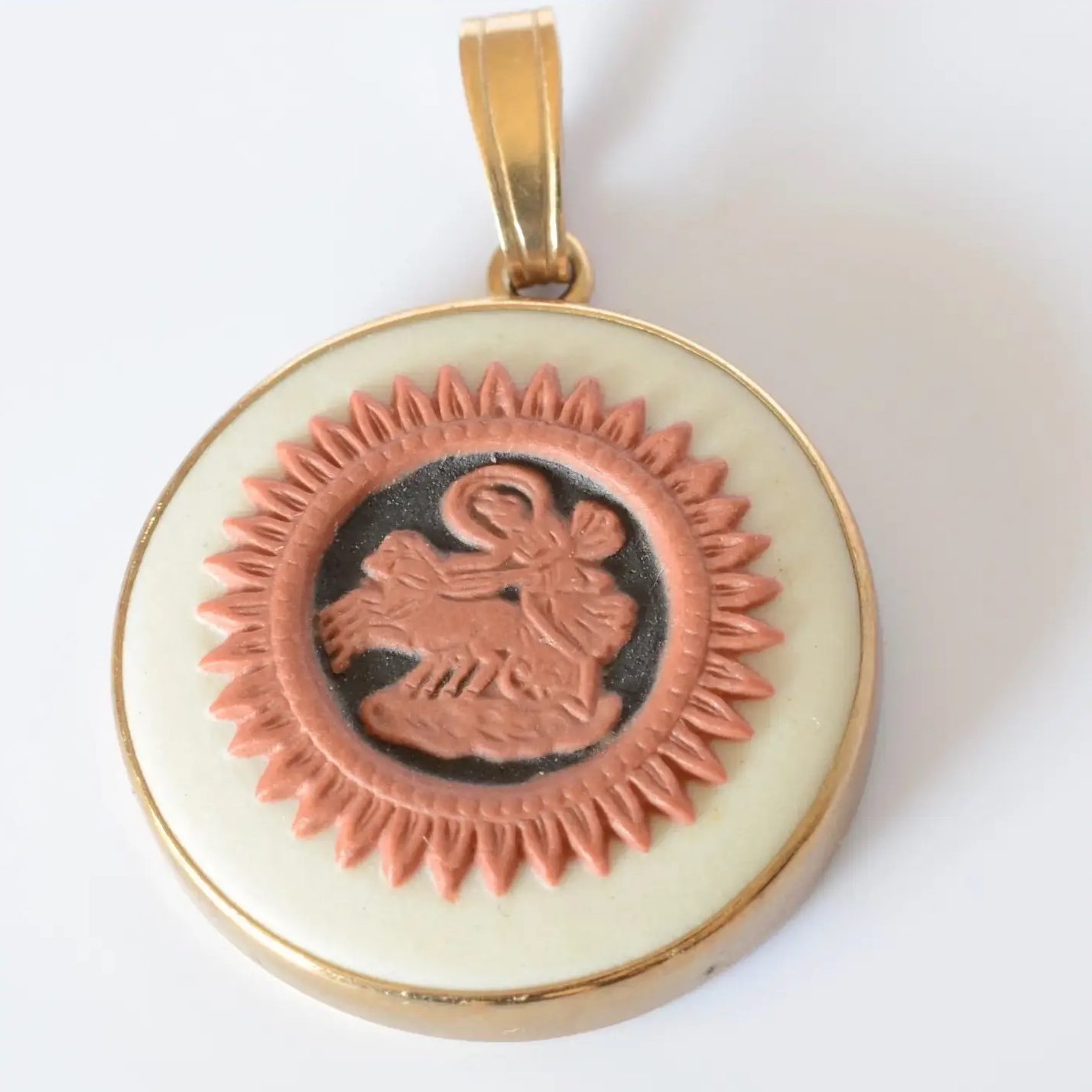 Vintage 9K Yellow Gold “Wedgwood” England Jasperware White, Black and ...